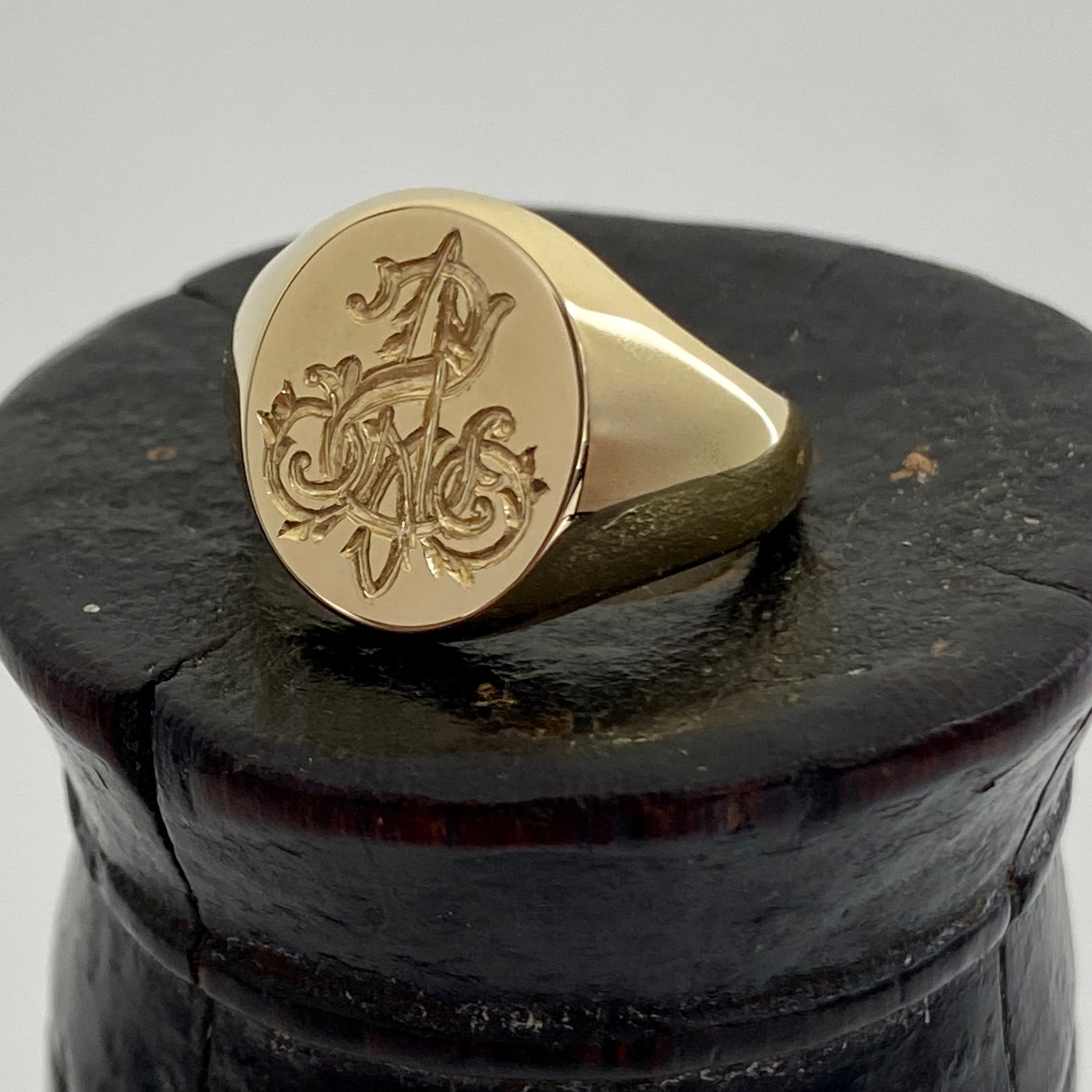 2 Initials Engraved 18 Carat Yellow Gold Signet Ring - Signet Circle