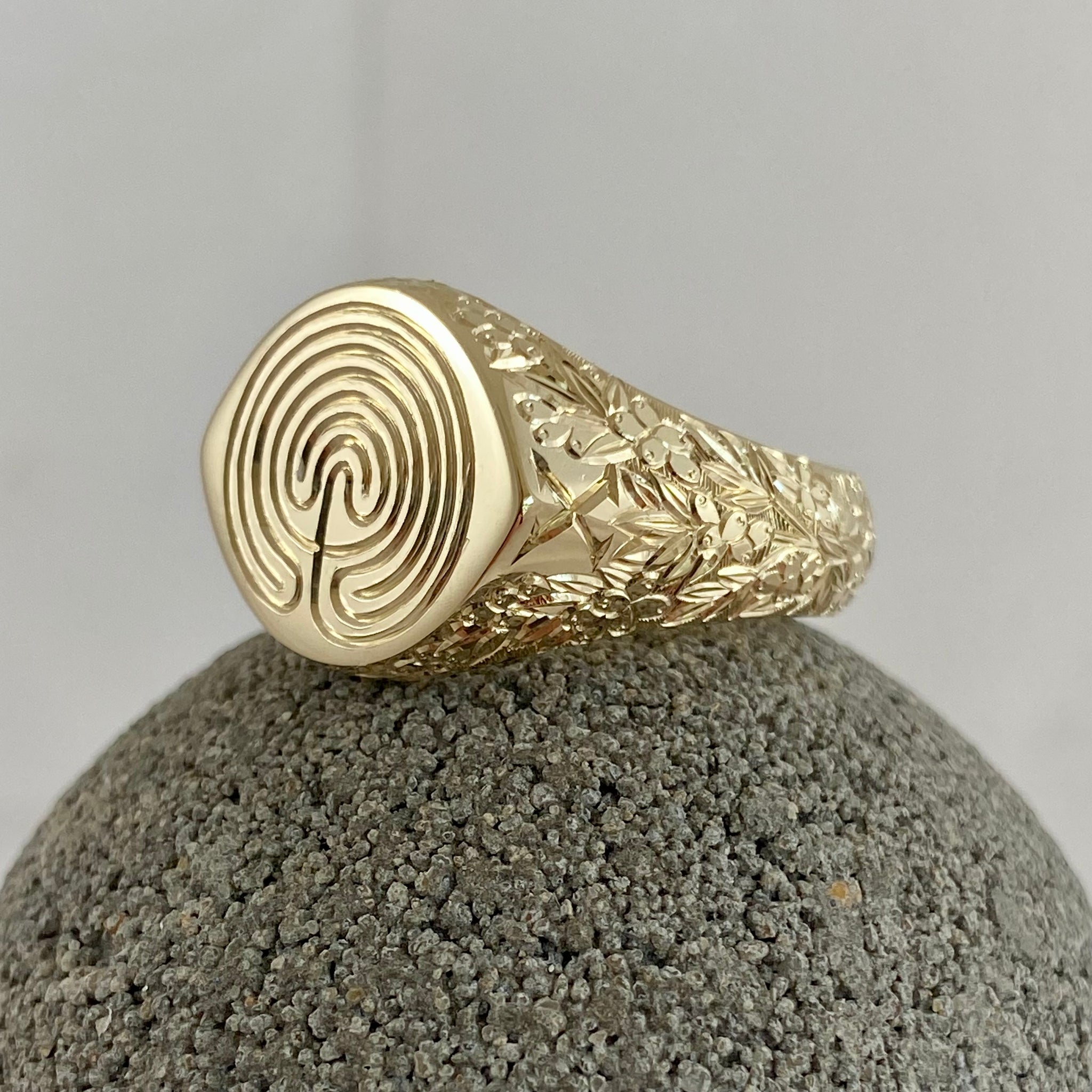 Your Design Signet Rings - Signet Circle
