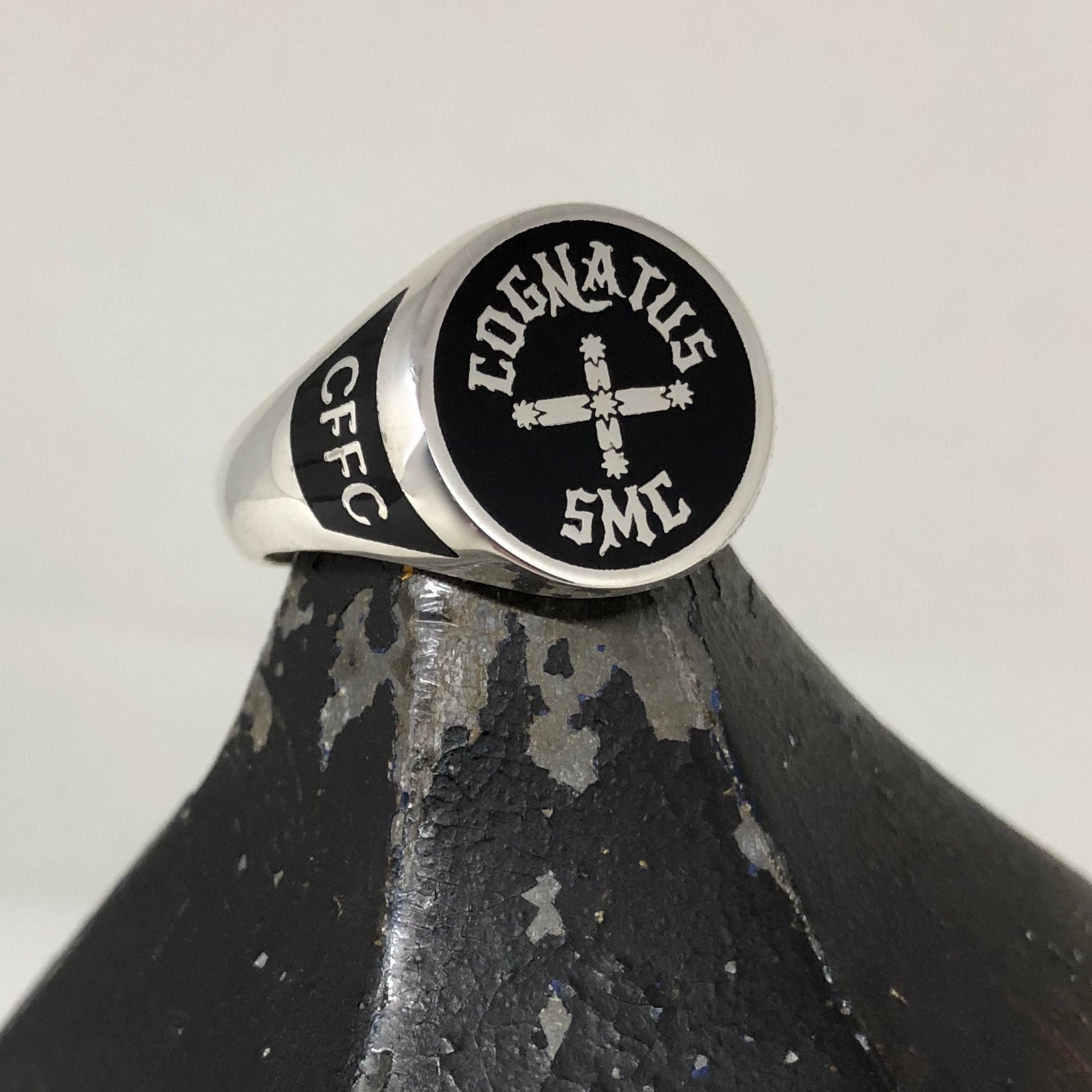 CAD Design Sterling Silver Signet Ring with Enamel – Signet Circle