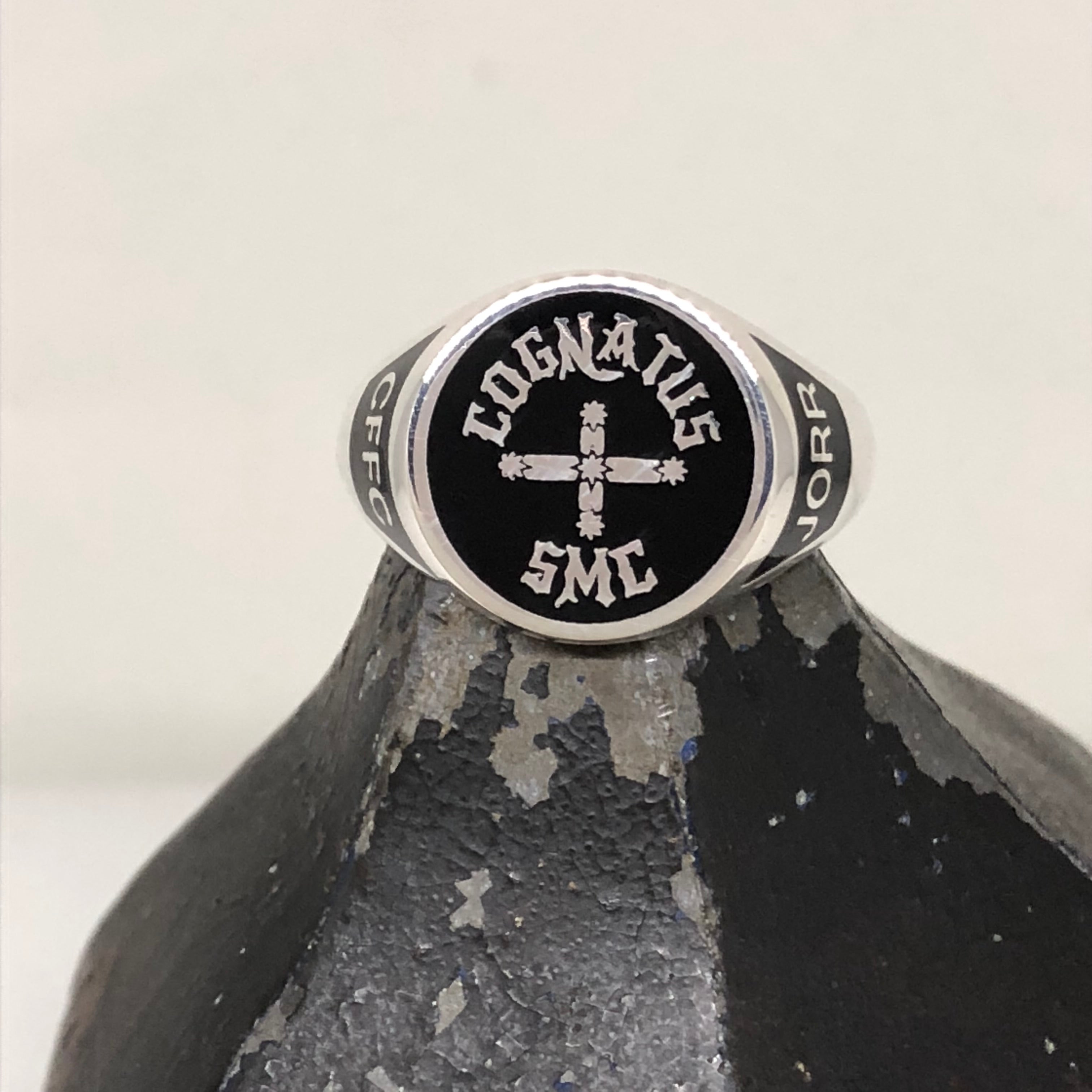 CAD Design Sterling Silver Signet Ring with Enamel – Signet Circle