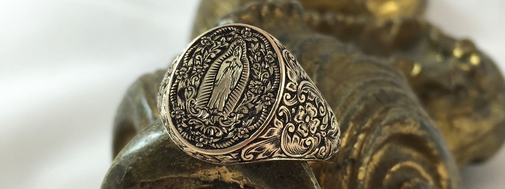 Signet Circle | Australia's leading maker of Customised Signet Rings